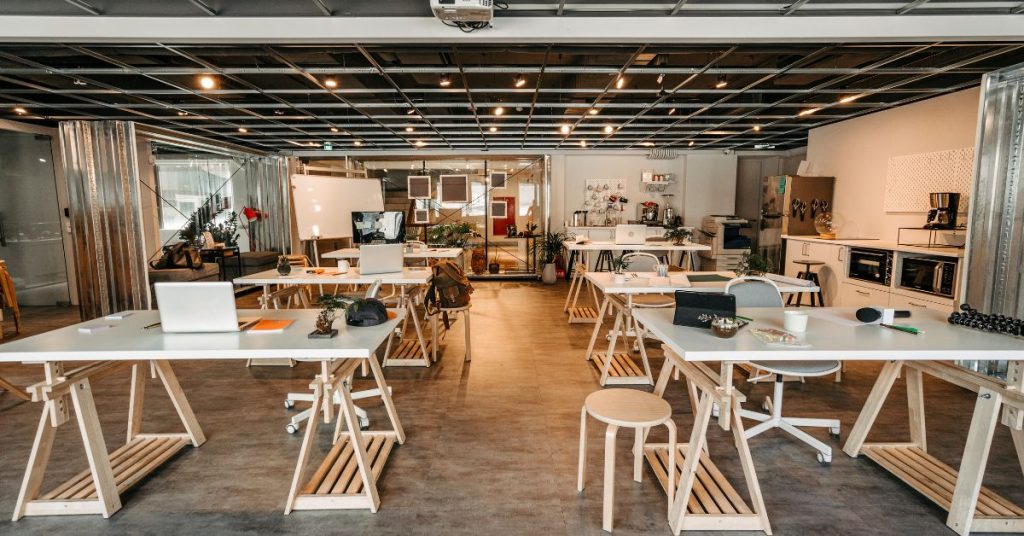 What Are the 4 Essential Elements of Office Management?